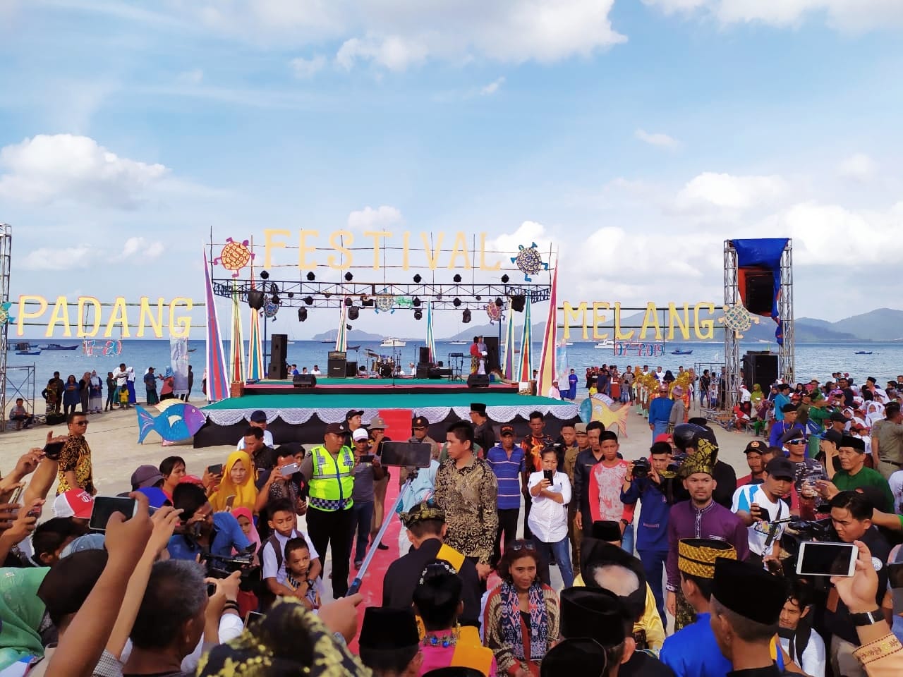 Mentri KKP, Buka Festival Padang Melang – Harianmetropolitan.co.id