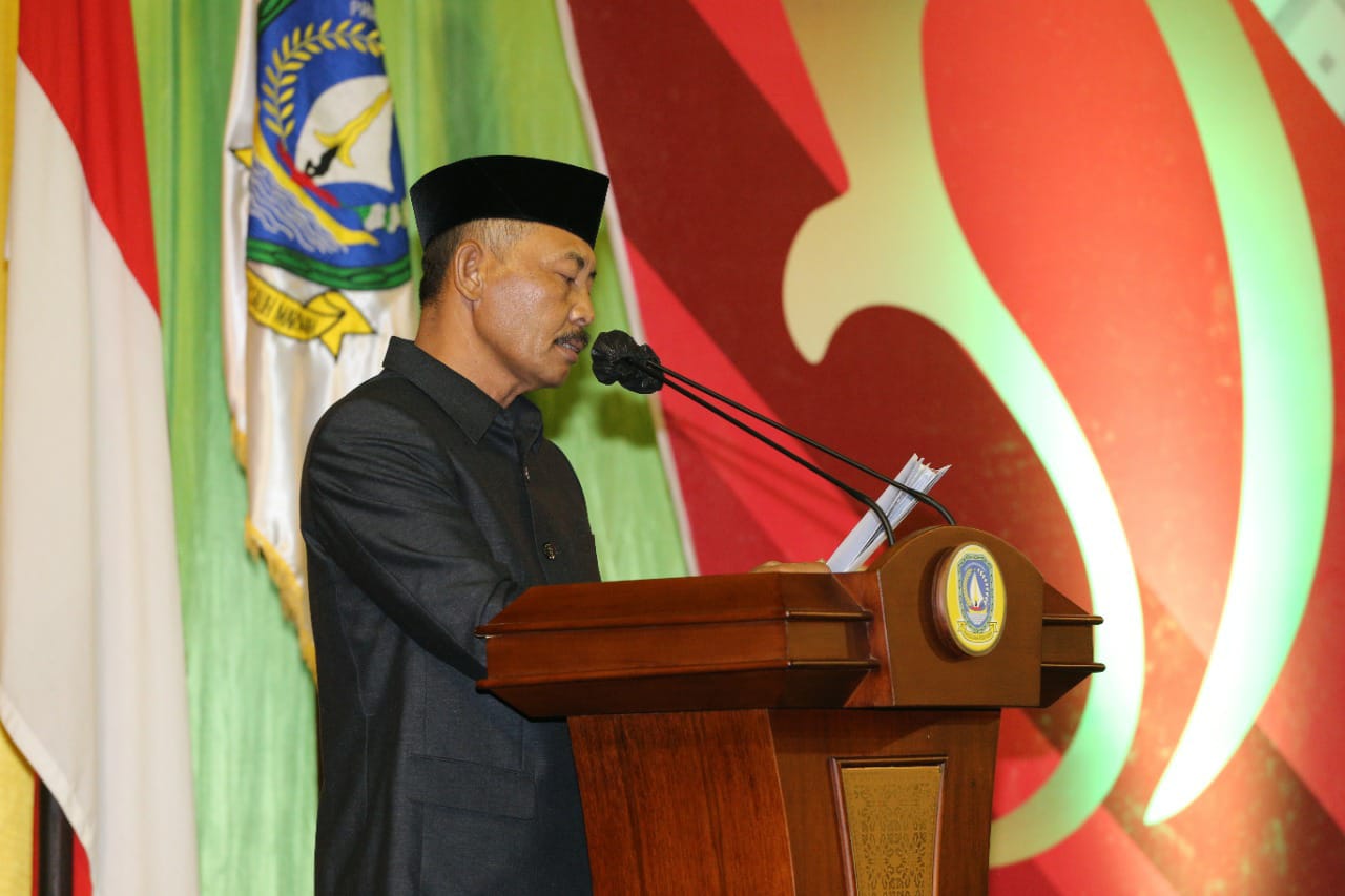 Sekdaprov Kepri Sampaikan Jawaban Pemerintah Atas Padum Fraksi LPP APBD Kepri Tahun 2021 ...