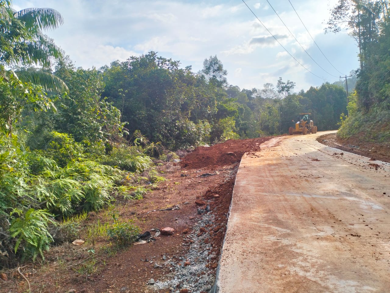 PT TSM Bantah Jalan Simpang Kuit Gunakan Batu Boksit ...